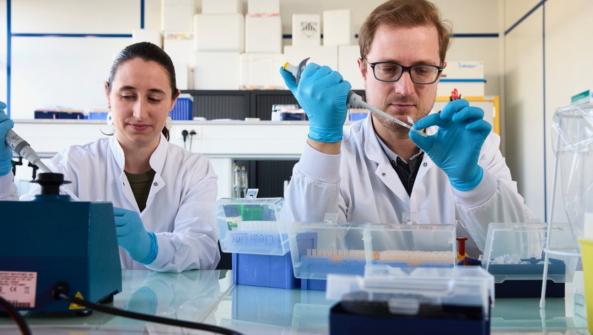 Genopole : la biotech Enalees révolutionne la santé animale - Conseil ...